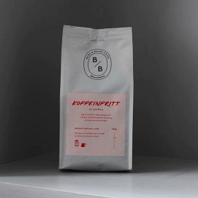 Köp Svanfeldts Coffee Koffeinfritt av Lisa Borg Malet Kaffe 250g på ...